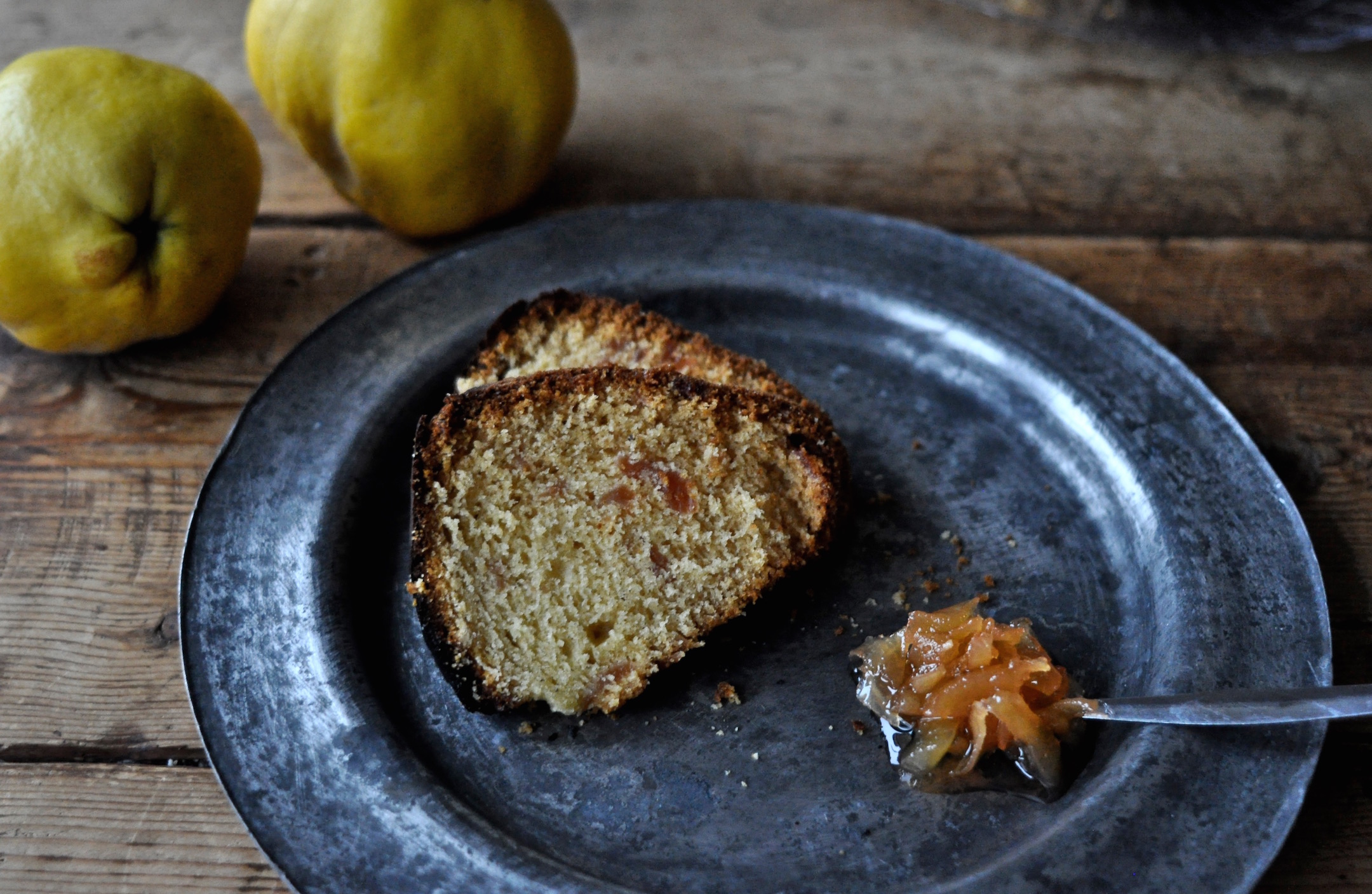 Quince chutney cake