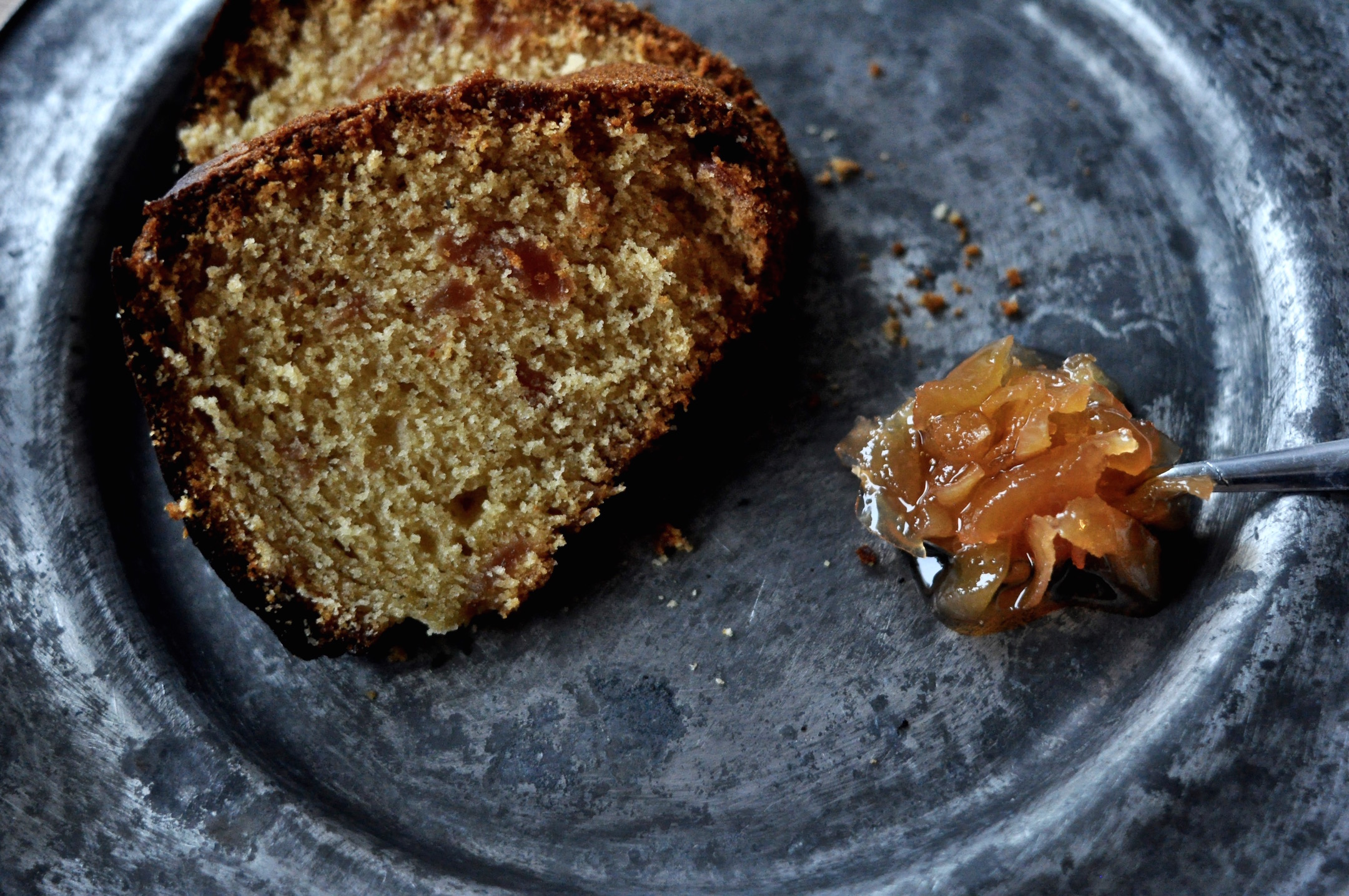 Quince chutney cake